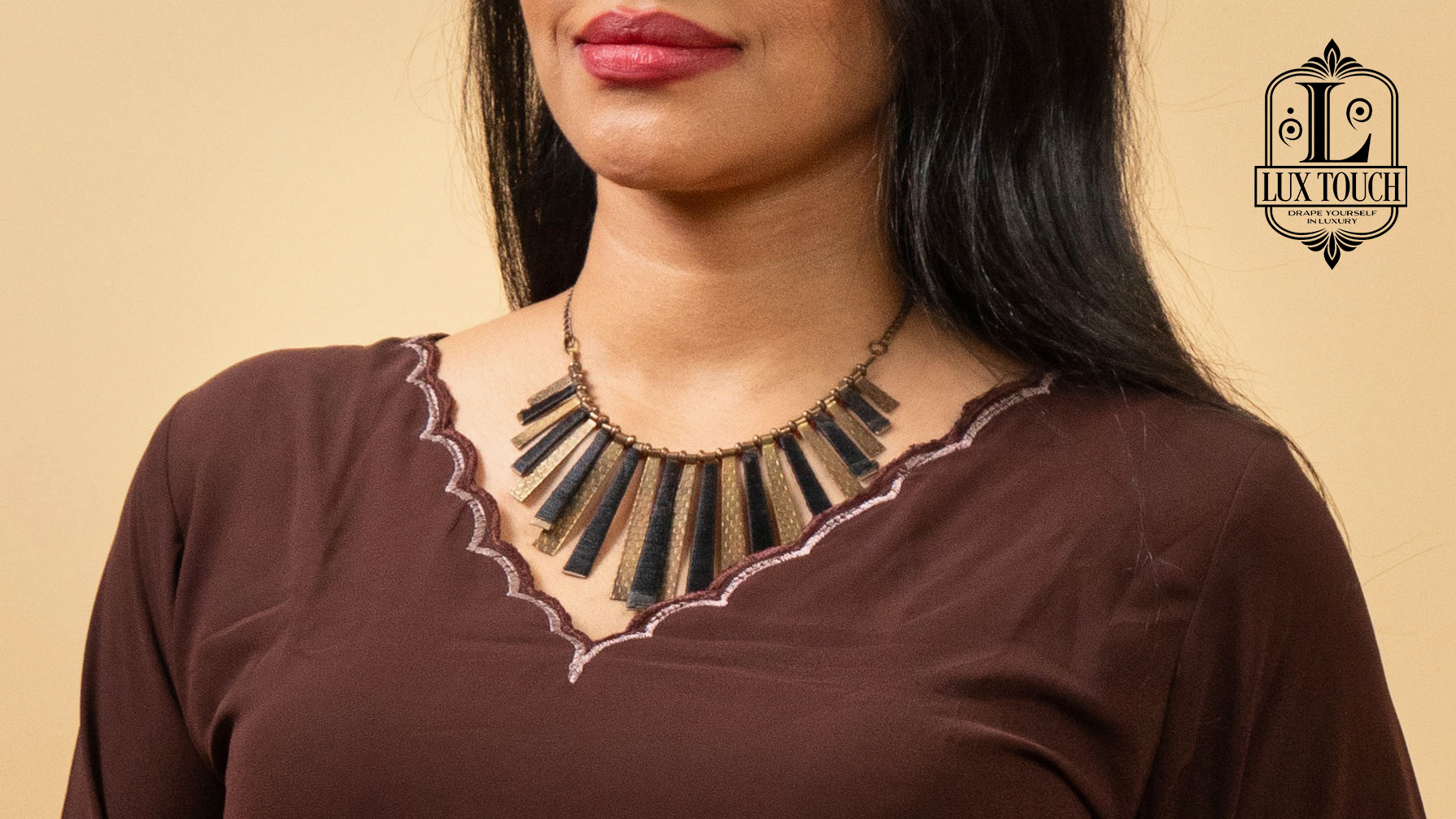 PLAIN SCALAP HIGHLIGHTED SUIT SET – luxtouch